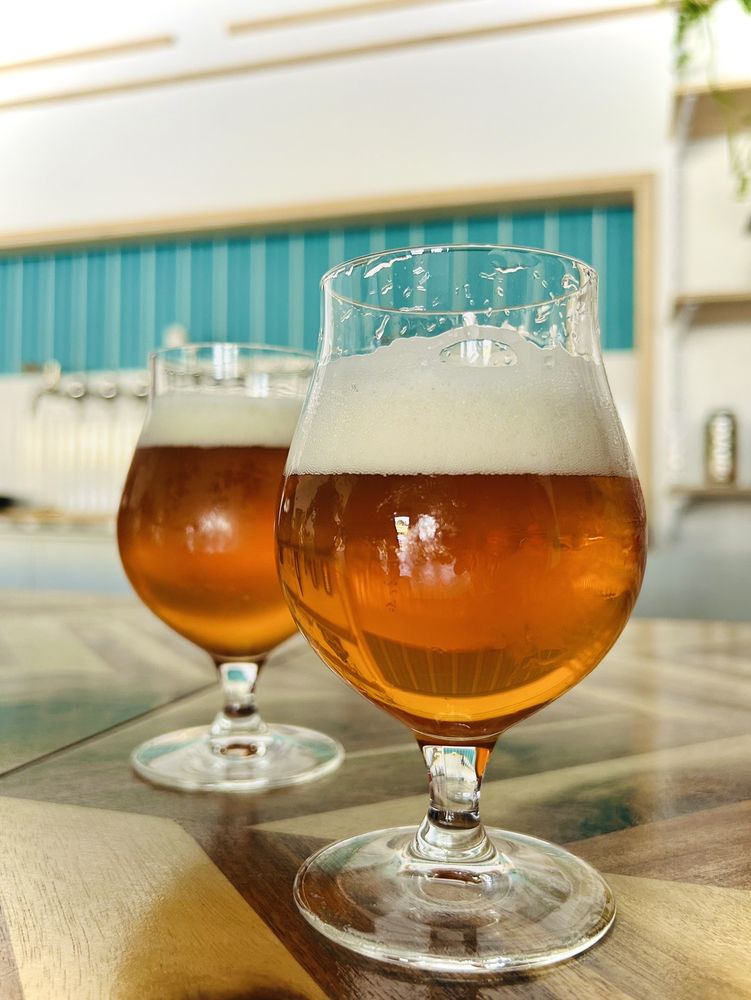 HOWZIT BREWING - 12 Photos - 330 Kamani St, Honolulu, Hawaii ...