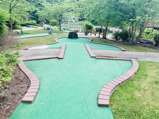 FAIRVIEW LAKE MINI GOLF - Updated October 2025 - 10 Photos - 246 PA-390 ...