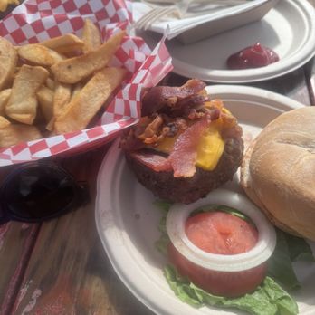 LE TUB - Updated August 2024 - 1894 Photos & 1870 Reviews - 1100 N ...