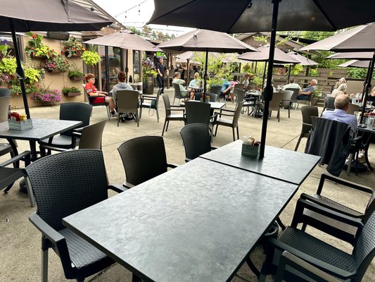 TAVERN SIX - Updated May 2025 - 154 Photos & 149 Reviews - 7592 Chardon ...