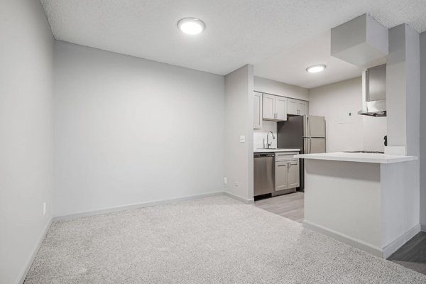 39 NORTH - Updated November 2025 - 15 Photos - 10225 E Girard Ave ...