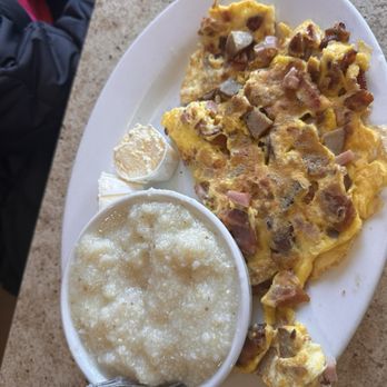 THE PILGRIM DINER - Updated April 2025 - 103 Photos & 219 Reviews - 82 ...