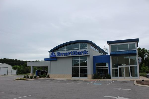SMARTBANK - Updated June 2026 - 27 Photos - 1011 Pkwy, Sevierville ...