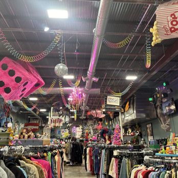 JUNKEE CLOTHING EXCHANGE - Updated June 2024 - 495 Photos & 361 Reviews ...