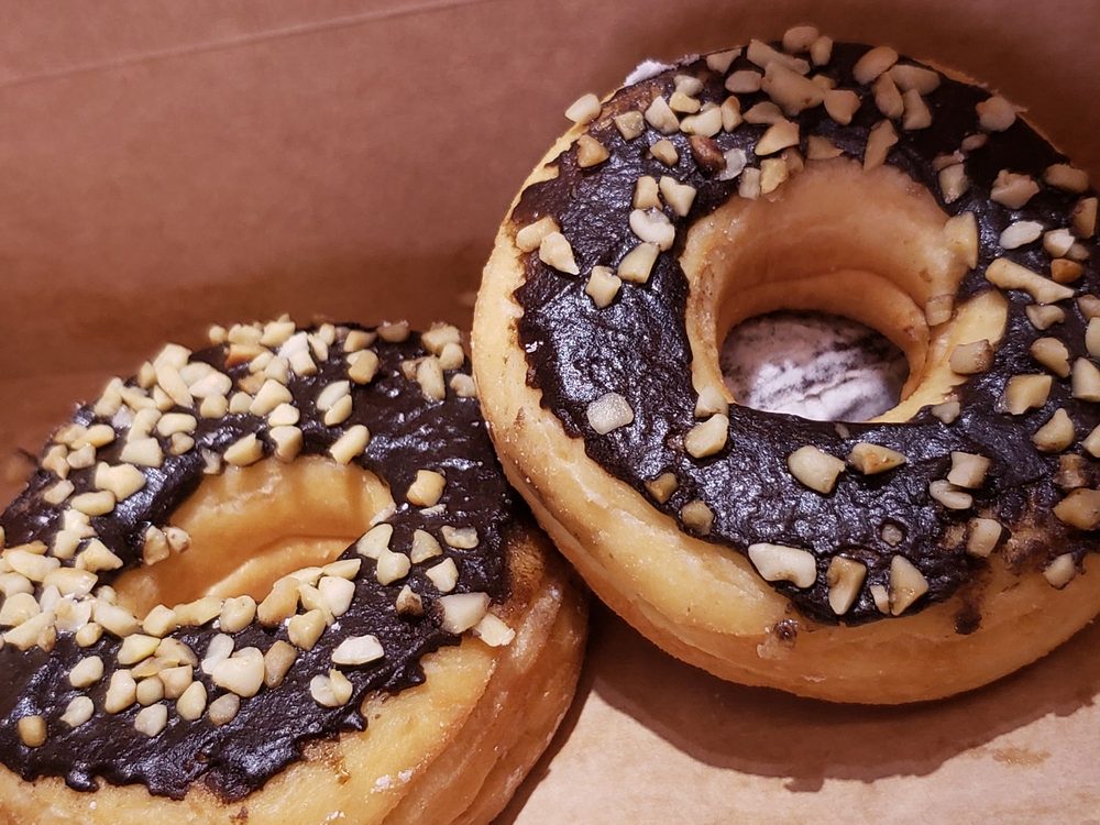 DUNKIN DONUTS - Updated January 2025 - 12 Photos - Airport Arrival Road ...