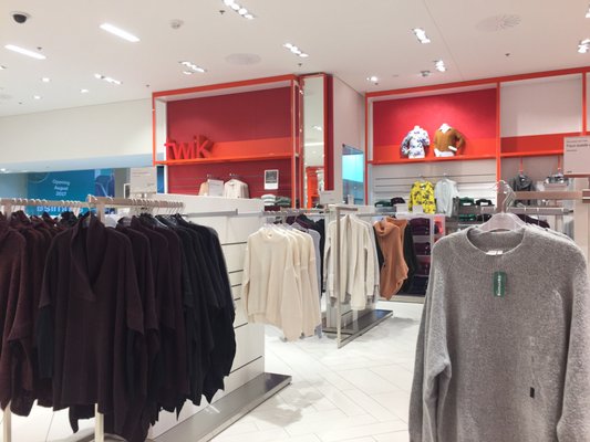 SIMONS - Updated December 2025 - 45 Photos & 11 Reviews - 100A 1 ...