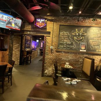 TROLL PUB UNDER THE BRIDGE - Updated July 2024 - 889 Photos & 796 ...