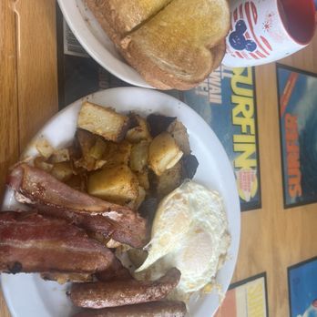 BEACH BREAK CAFE - Updated December 2024 - 2735 Photos & 3624 Reviews ...