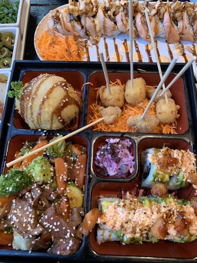 SUSHI FACTORY - 11 Photos - Av. México 2582, Guadalajara, Jalisco ...