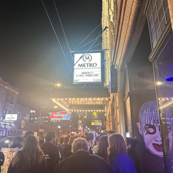 METRO - Updated December 2025 - 238 Photos & 477 Reviews - 3730 N Clark ...