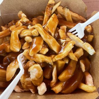 NOM NOM NOM POUTINE - Updated July 2024 - 216 Photos & 171 Reviews - 707 Dundas Street W ...