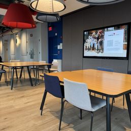 CAPITAL ONE CAFÉ - Updated June 2026 - 132 Photos & 18 Reviews - 511 ...