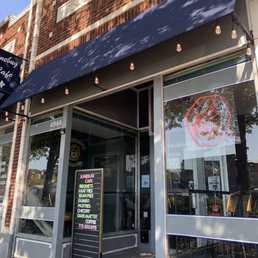 JUNEBUG CAFÉ - Updated April 2025 - 124 Photos & 101 Reviews - 4042 N ...