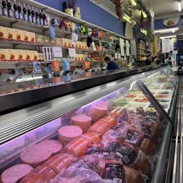 RAINERI’S CONTINENTAL DELICATESSEN - Updated December 2025 - 10 Photos ...