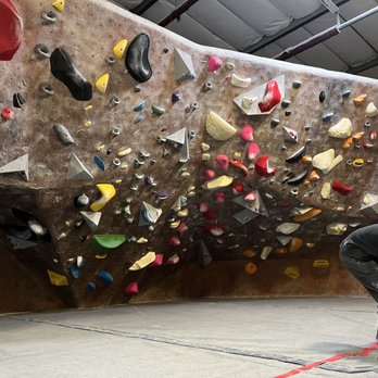 MESA RIM CLIMBING CENTER - MIRA MESA - Updated October 2025 - 177 ...