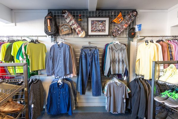 GOODWILL STORE & DONATION CENTER - Updated December 2024 - 81 Photos ...