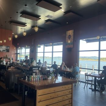7 DEVILS WATERFRONT ALEHOUSE - Updated June 2025 - 321 Photos & 345 ...