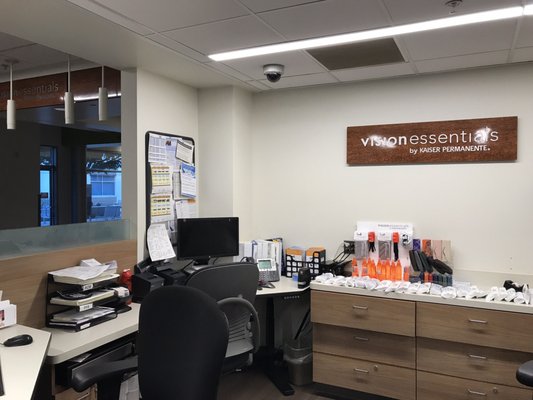 KAISER PERMANENTE PARKVIEW MEDICAL OFFICE - Updated December 2025 - 51 ...