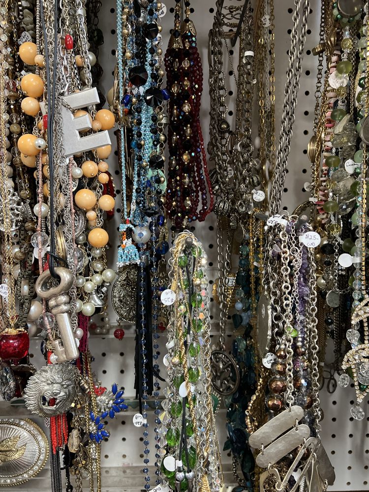 COLD SPRING ANTIQUES CENTER - Updated April 2025 - 25 Photos & 10 ...