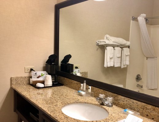 COUNTRY INN & SUITES BY RADISSON, ELGIN, IL - Updated June 2024 - 31 ...