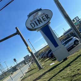 LYNDON DINER - Updated July 2025 - 140 Photos & 226 Reviews - 1370 ...