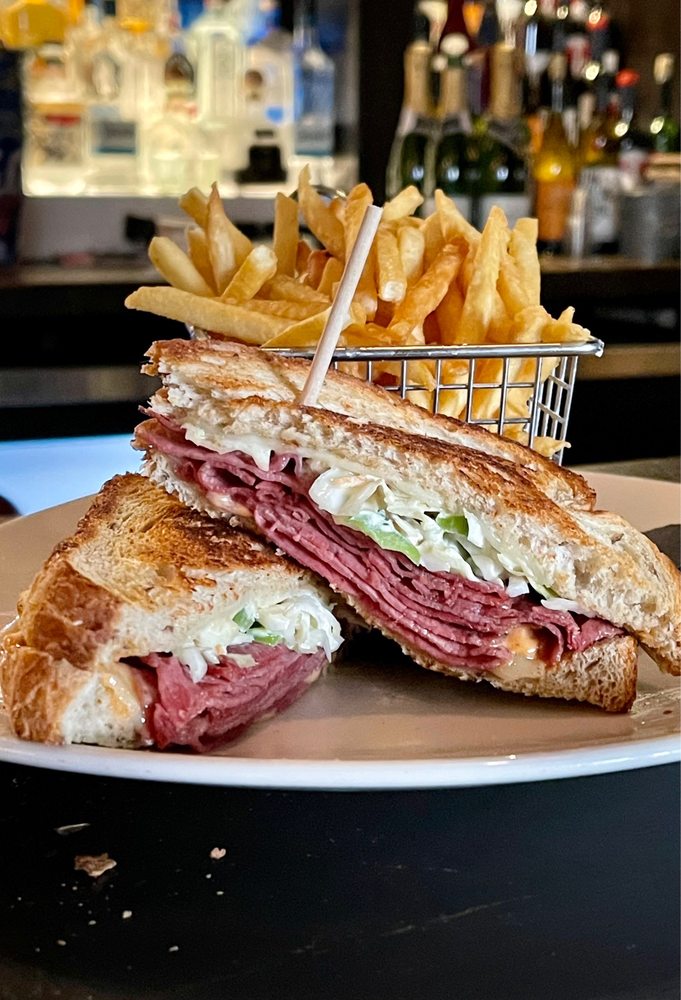 FADO IRISH PUB - 170 Photos & 473 Reviews - 1500 Locust St ...