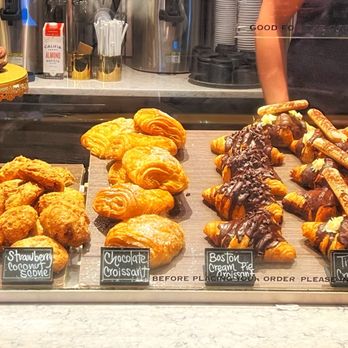 TRADESMAN COFFEE SHOP & LOUNGE - Updated August 2024 - 788 Photos & 372 ...