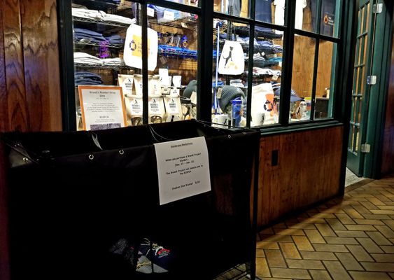 COWESETT INN - 57 Photos & 83 Reviews - 226 Cowesett Ave, West Warwick ...