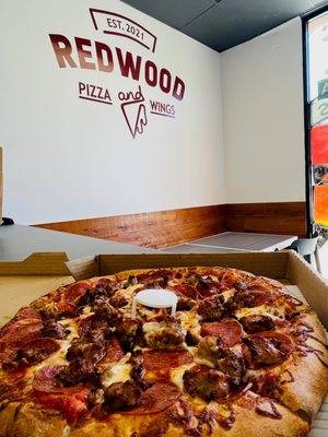 REDWOOD PIZZA AND WINGS - 16 Photos & 12 Reviews - 2400 W Whittier Blvd ...