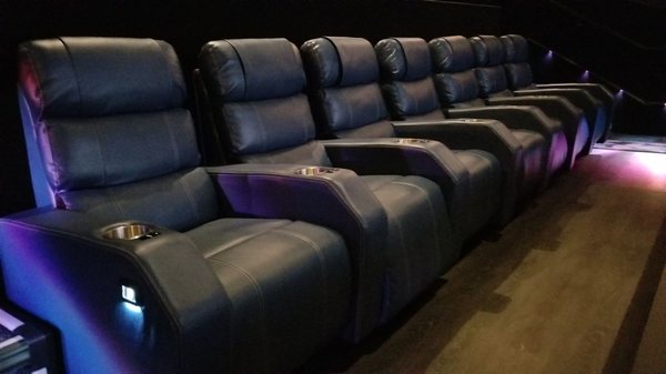 ROXY STADIUM 14 CINEMAS - 46 Photos & 144 Reviews - Cinema - 85 Santa ...