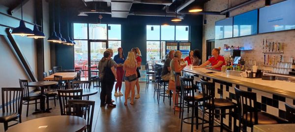 BACK 9 GOLF & ENTERTAINMENT - 127 Photos & 48 Reviews - 1415 Drover St ...