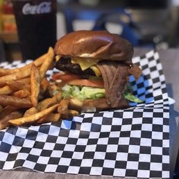 SLAPPY’S BURGERS & BREWS - 300 Photos & 275 Reviews - 1105 E Plaza Blvd ...