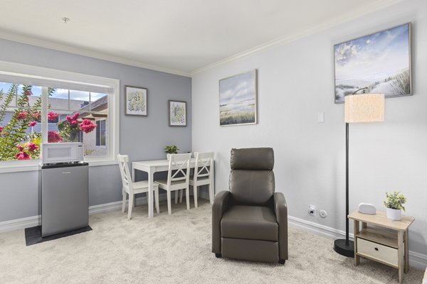 HOLLYBROOK SENIOR LIVING OF ORANGE - Updated December 2025 - 65 Photos ...