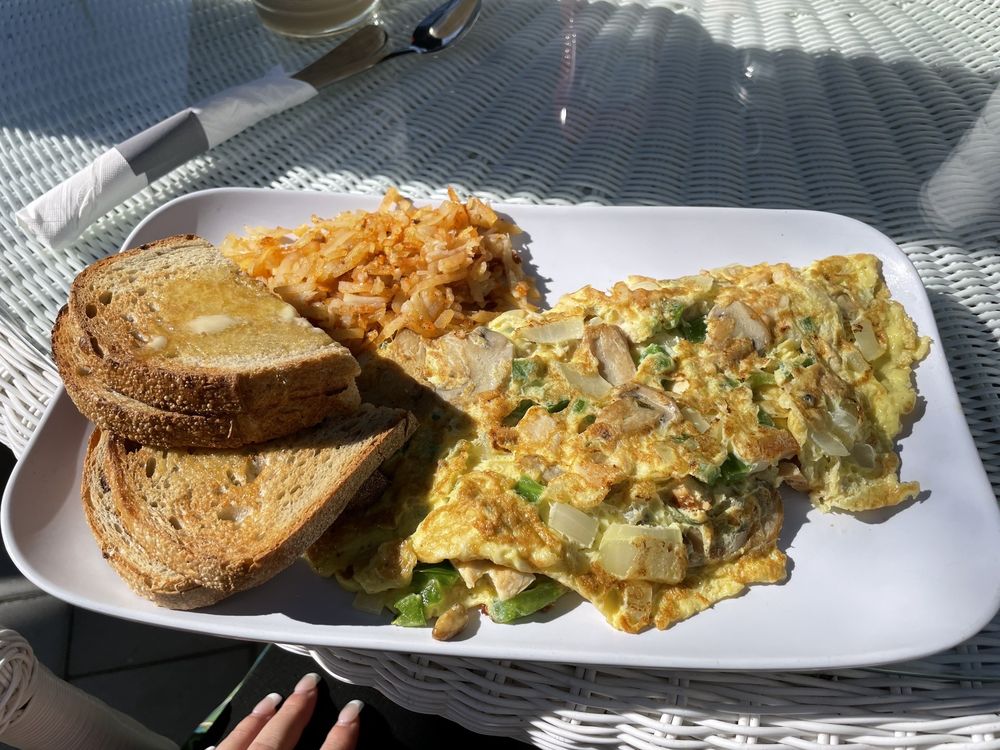 THE CRYSTAL CAFE - Updated September 2024 - 15 Photos & 37 Reviews - 4 ...