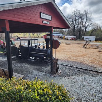 COVER’S APPLE RANCH - Updated October 2025 - 220 Photos & 299 Reviews ...