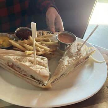 BIG TOP BREWING - Updated June 2025 - 130 Photos & 93 Reviews - 3045 ...