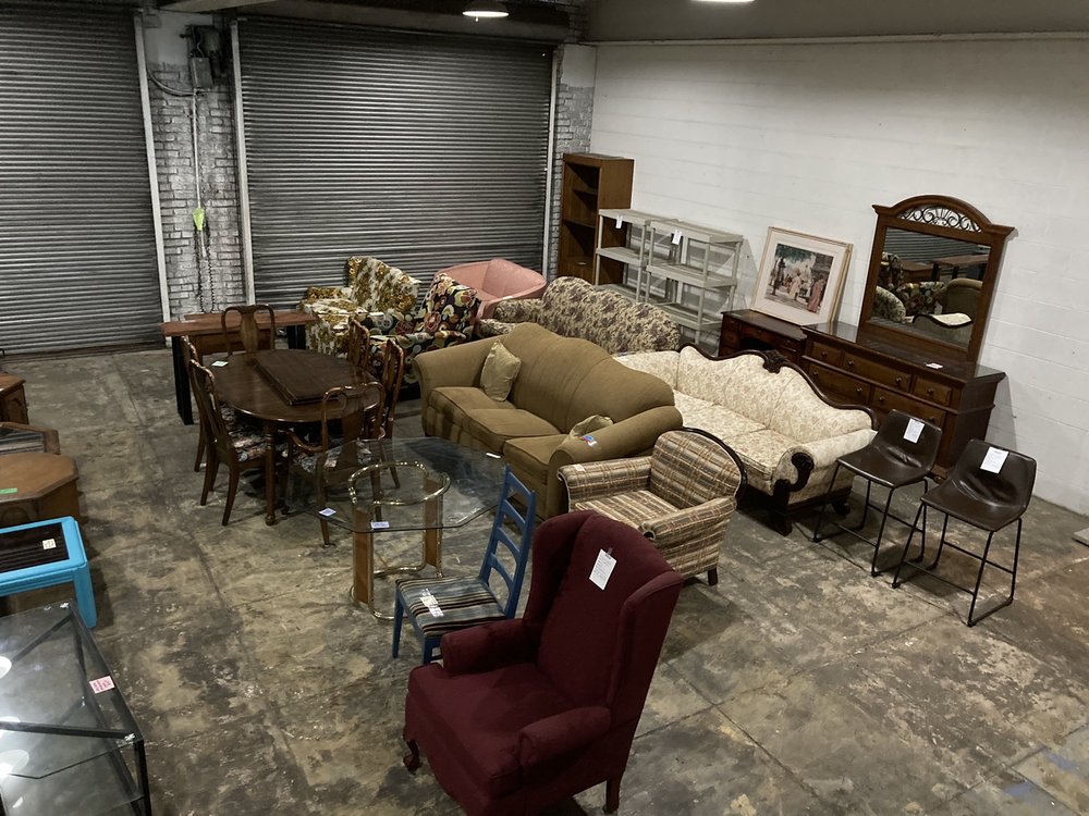 GOOD SAM THRIFT STORE - Updated December 2025 - 17 Photos - 150 E King ...