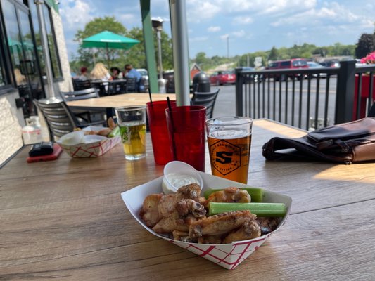 SIDELINERS PUB AND GRILL - Updated July 2025 - 65 Photos & 86 Reviews ...