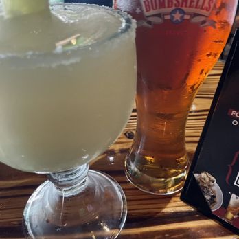 BOMBSHELLS RESTAURANT & BAR - Updated October 2024 - 290 Photos & 419 ...