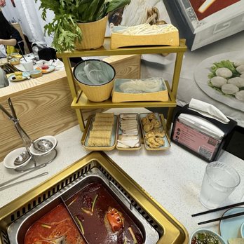 SEVENTEEN HOT POT - Updated March 2025 - 301 Photos & 93 Reviews - 4744 ...