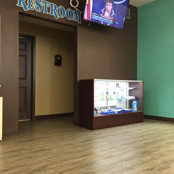 SPLISH SPLASH LAUNDROMAT - Updated October 2025 - 12 Reviews - 1702 N ...