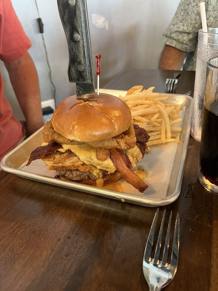 MOONDOG PUB & GRUB - Updated October 2025 - 19 Photos & 15 Reviews ...