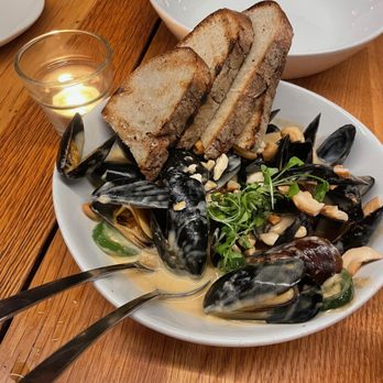 HARDWARE - Updated July 2024 - 745 Photos & 701 Reviews - 2000 W ...