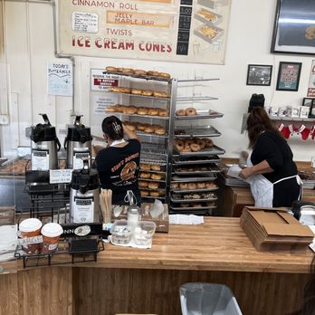 STAN’S DONUT SHOP - Updated January 2025 - 2091 Photos & 2662 Reviews ...