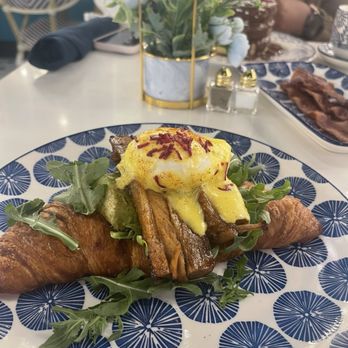 THE BLOOM LOUNGE - Updated September 2024 - 360 Photos & 172 Reviews ...