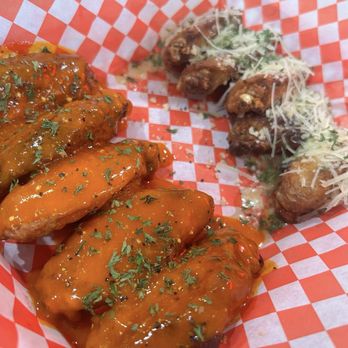 VALLEY WINGS DALLAS - Updated May 2024 - 46 Photos & 27 Reviews - 7989 ...