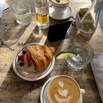 MADRE CAFÉ - 139 Photos & 63 Reviews - Orizaba 131, Ciudad de México ...