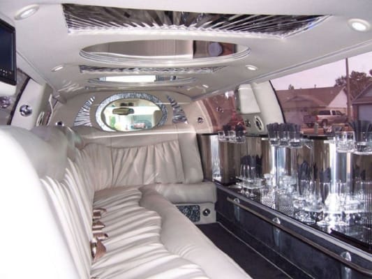 FIRST CLASS LIMOUSINE - Updated March 2025 - Pensacola, Florida - Limos ...