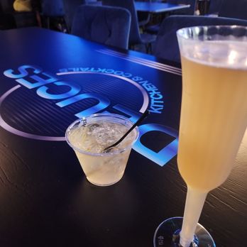 DEUCES KITCHEN AND COCKTAILS - Updated December 2025 - 55 Photos & 21 ...