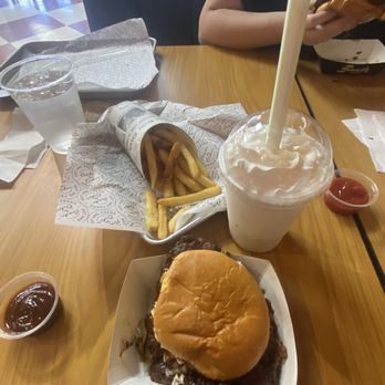 SMASH BROS BURGERS - Updated December 2024 - 92 Photos & 66 Reviews ...